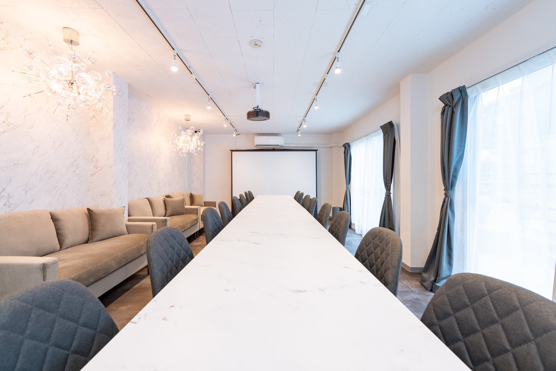 秋葉原駅4分🚶✨最大25名👥100㌅大画面プロジェクター🎥ボードゲーム🎴パーティー🎉飲み会🍺女子会👧の写真9