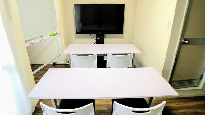 【無料!光+WiFi&55インチ4Kモニタ】北千住駅仲町出口徒歩2分!貸会議室で飲み会OK!ネイルライトと施術ベッドで開業支援!の写真6