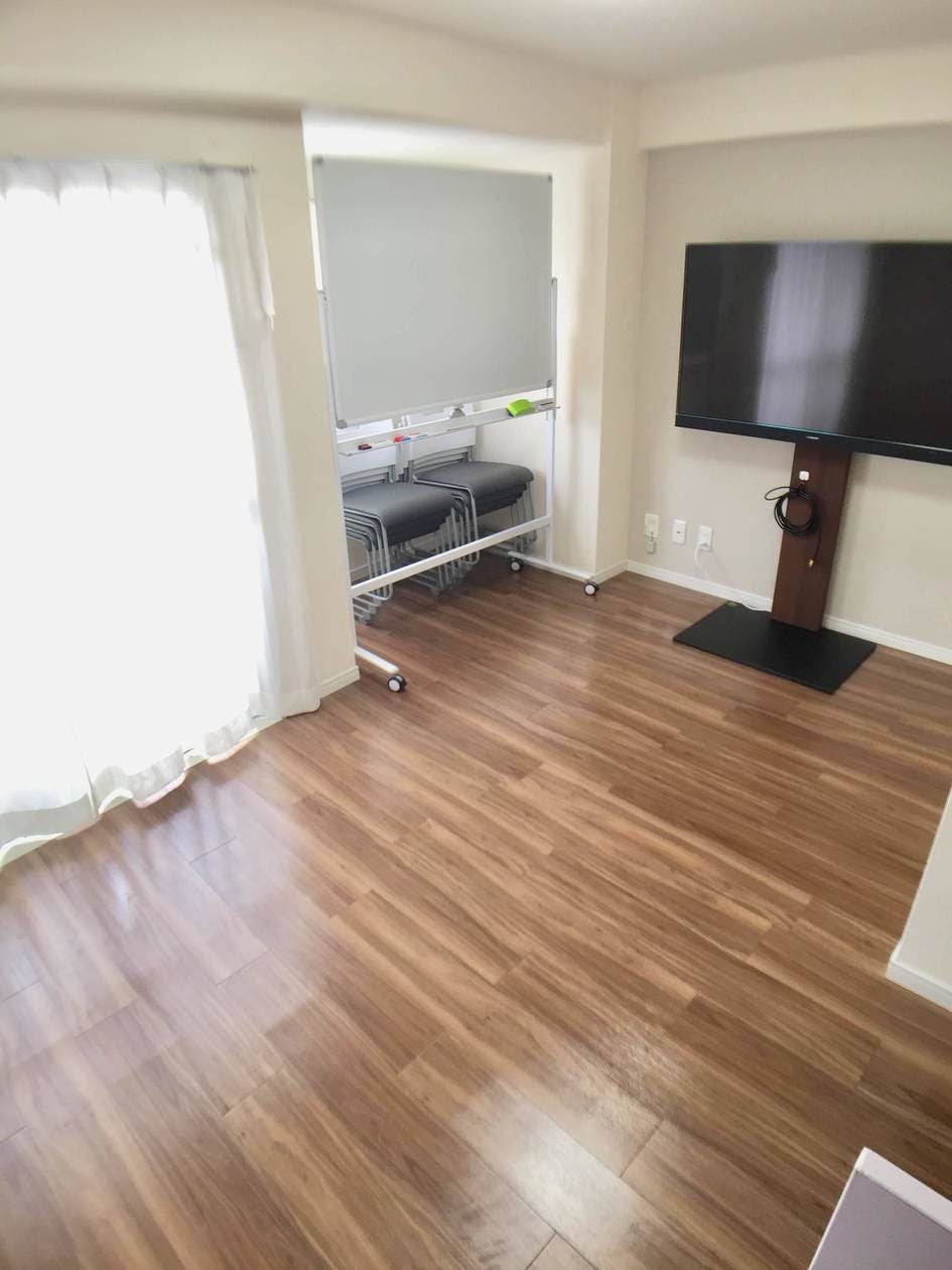 【無料!光＋WiFi＆55インチ4Kモニタ】北千住駅仲町出口徒歩2分！貸会議室で飲み会OK!ネイルライトと施術ベッドで開業支援！の写真9