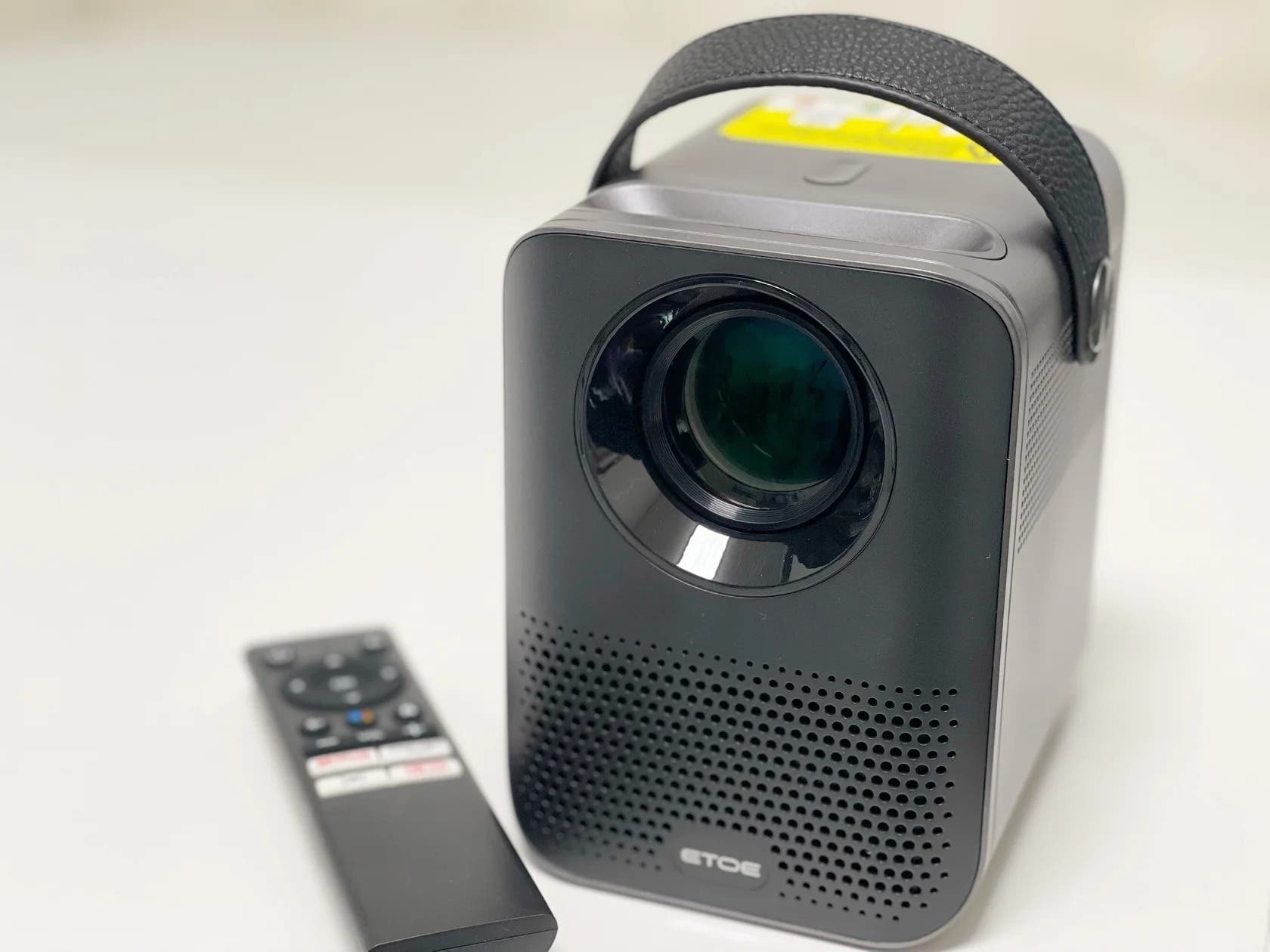 Androidプロジェクター※視聴アプリのアカウントはご用意くださいの画像1