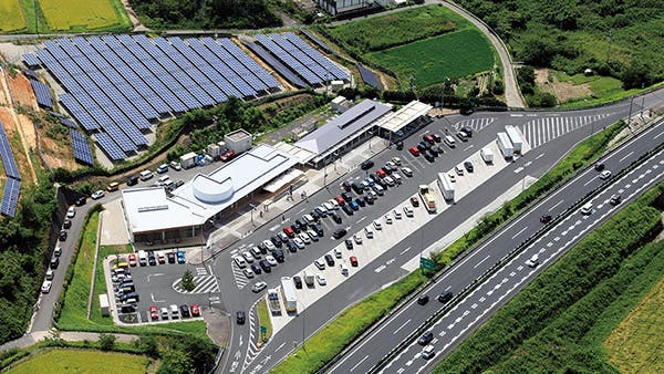 【既設阿久比下りパーキングエリア】お土産前 庇下スペースの写真1