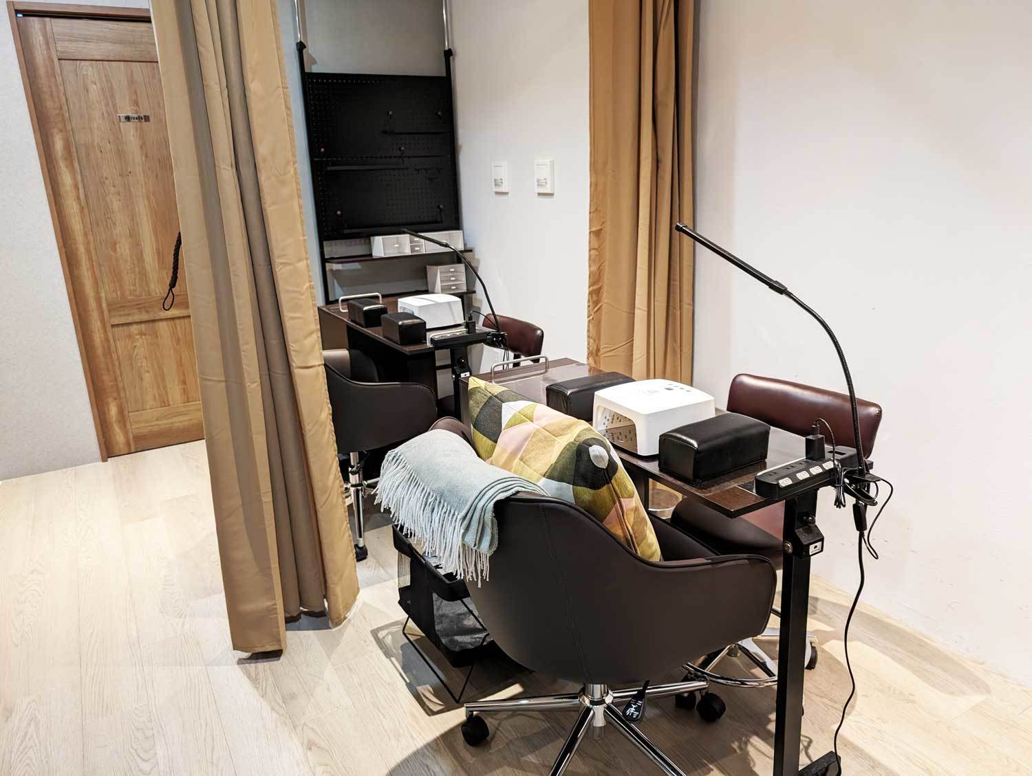 🍉24h🕐️末広町/湯島徒歩3分‼️半個室ネイルスペース[No'2]💅✨レンタル品多数🎈フリーランス🥑検定練習🧸セルフネイル🌷の写真3