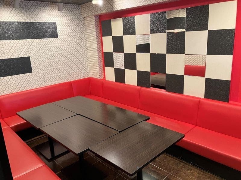 《2~4名用》会議・打ち合わせ用ルーム【サイズS】（加熱式たばこのみ可）の写真1