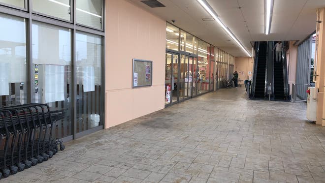 【フレスポ四日市富田】1Fエレベータ前の写真2