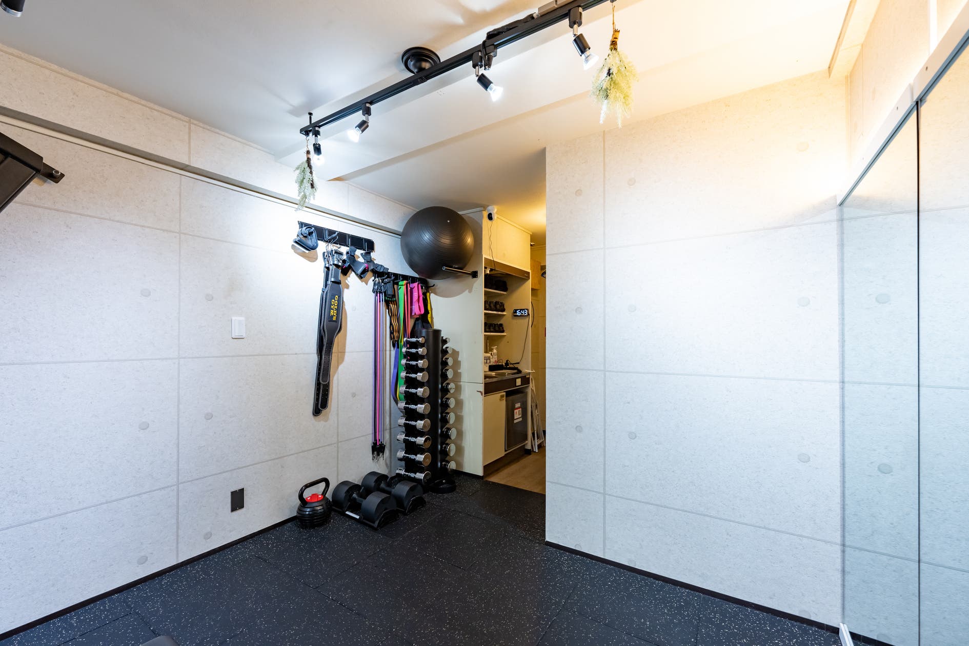 【恵比寿駅30秒】超駅近🚶｜地域最安値｜高性能設備｜備品数No.1👆｜清潔感✨｜アトレの近く｜毎日清掃🧹｜レンタルジムの写真6