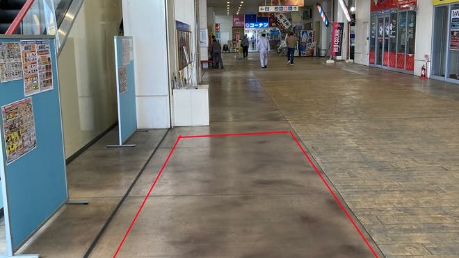 【フレスポ東大阪】1Fエスカレーター横の写真2