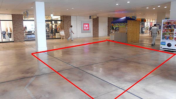 【フレスポ東大阪】2F自販機横ユニクロ前の写真2