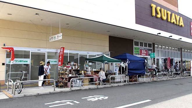 【フレスポ赤穂】TSUTAYA前共用廊下の写真2