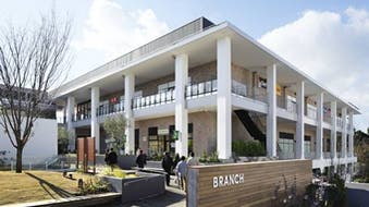 【BRANCH神戸学園都市】1F フードコート 森のトイレ前の写真1