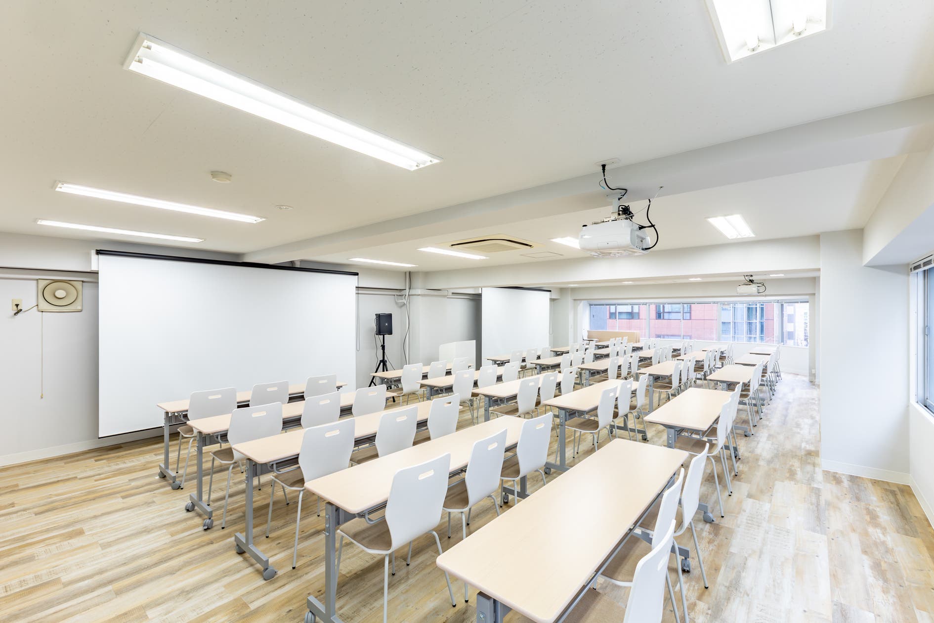 【新宿御苑前1分】100人着席可能な会議室｜Wi-Fi、プロジェクター、スクリーン完備｜セミナーやイベントに最適の写真25