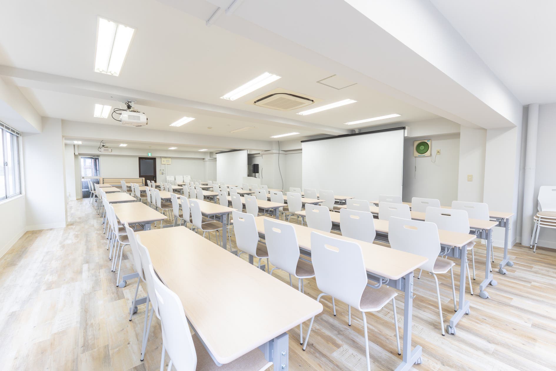 【新宿御苑前1分】100人着席可能な会議室｜Wi-Fi、プロジェクター、スクリーン完備｜セミナーやイベントに最適の写真27