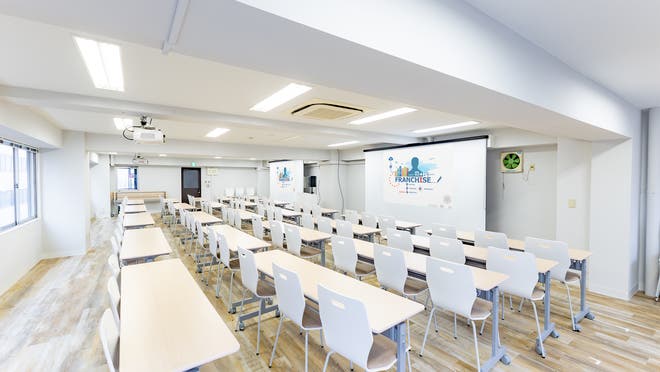【新宿御苑前1分】100人着席可能な会議室|Wi-Fi、プロジェクター、スクリーン完備|セミナーやイベントに最適の写真24
