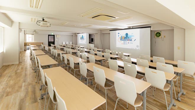 【新宿御苑前1分】100人着席可能な会議室|Wi-Fi、プロジェクター、スクリーン完備|セミナーやイベントに最適の写真28