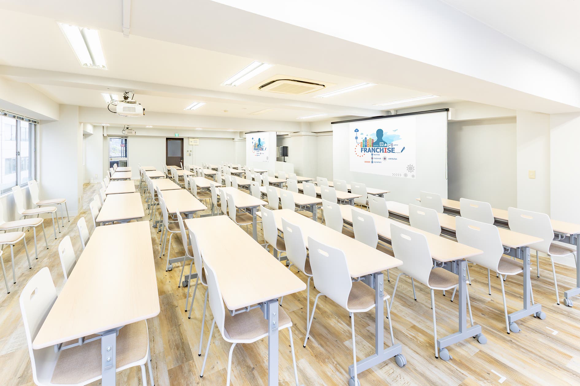 【新宿御苑前1分】100人着席可能な会議室｜Wi-Fi、プロジェクター、スクリーン完備｜セミナーやイベントに最適の写真4