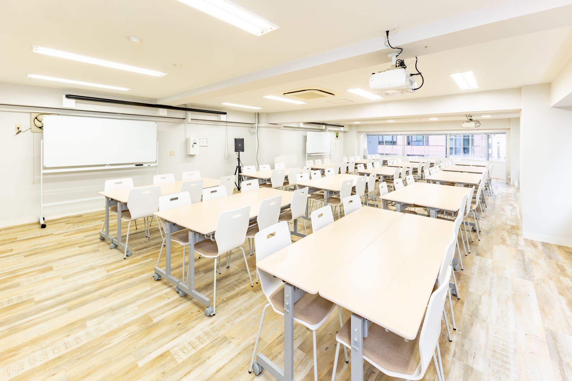 【新宿御苑前1分】100人着席可能な会議室｜Wi-Fi、プロジェクター、スクリーン完備｜セミナーやイベントに最適の写真29