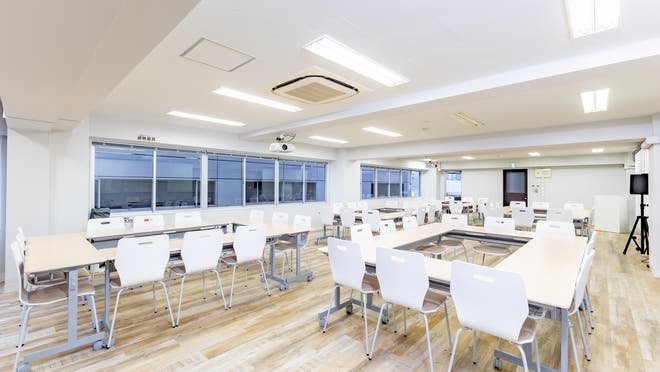 【新宿御苑前1分】100人着席可能な会議室|Wi-Fi、プロジェクター、スクリーン完備|セミナーやイベントに最適の写真7