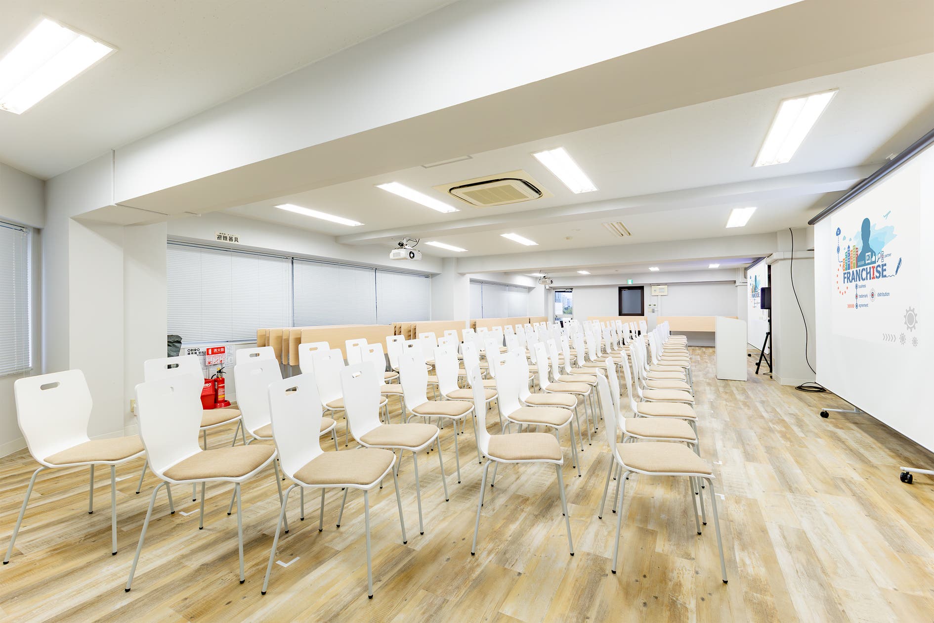 【新宿御苑前1分】100人着席可能な会議室｜Wi-Fi、プロジェクター、スクリーン完備｜セミナーやイベントに最適の写真11