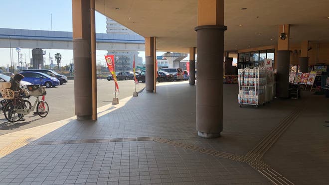 【フレスタ宇品商業施設】共用通路自販機横の写真2