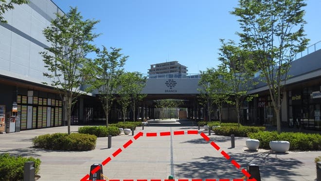 【BRANCH博多パピヨンガーデン】エントランスプラザ(ハローデイ側)の写真2