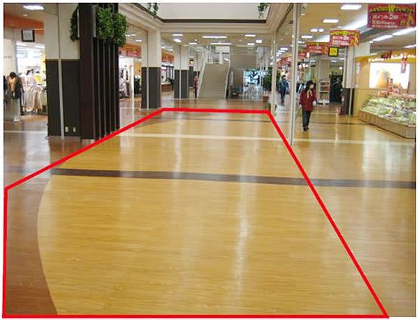 【フレスポ鳥栖】ガレリアモール（サンリブ前）の写真2