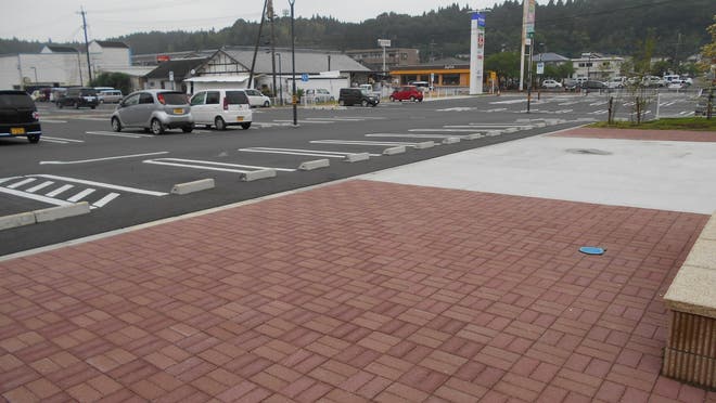 【フレスポ豊後大野】平面駐車場の写真2