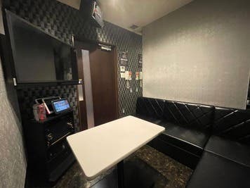 《2~4名用》会議・打ち合わせ用ルーム【サイズS】の写真2