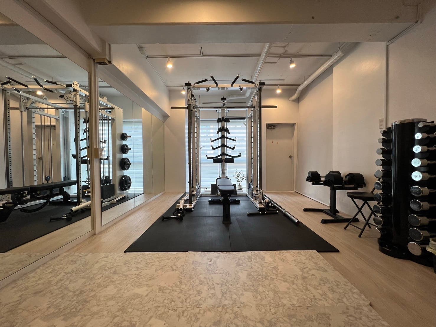 【五反田駅徒歩6分】清潔感のある完全個室/パーソナルトレーニング、ポージング、撮影に！USGMの写真1