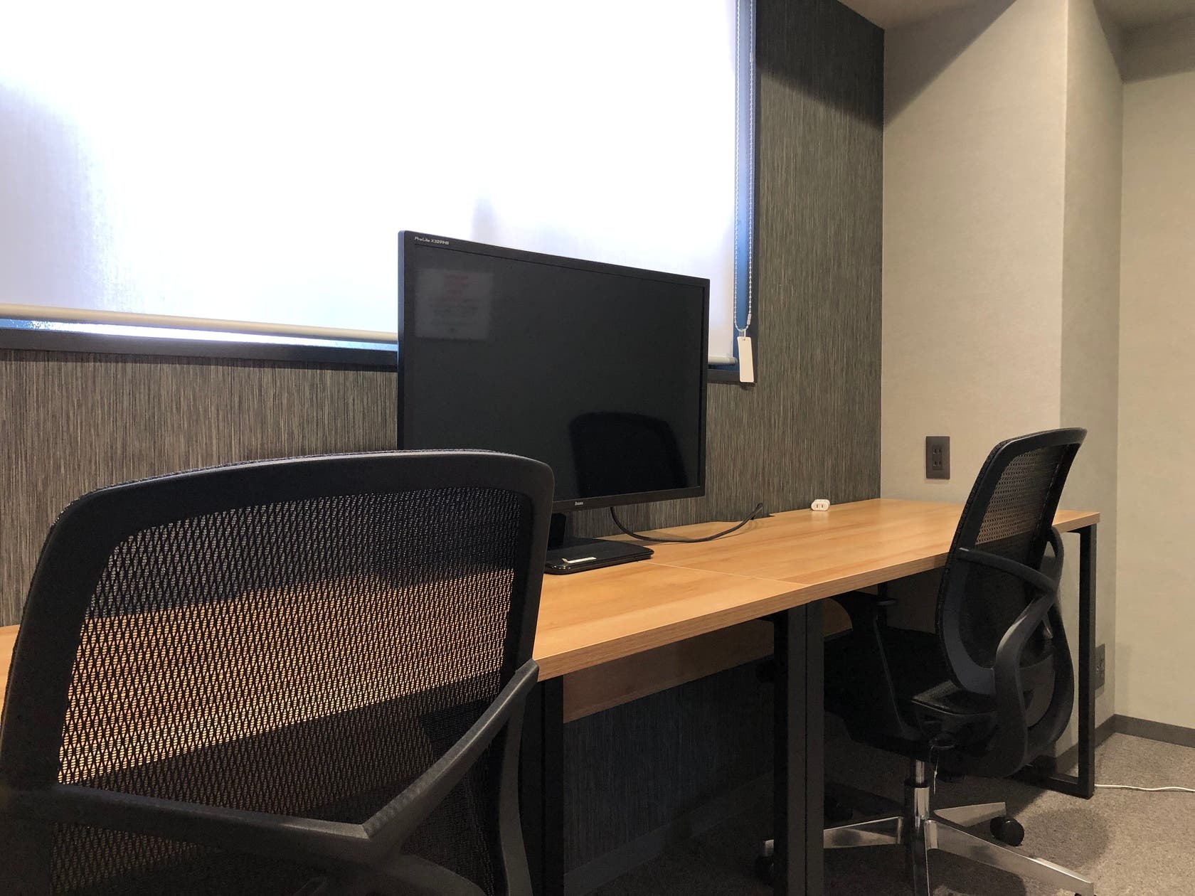 ２名で利用可！駅徒歩２分【神戸駅前スキマ/ 6.8㎡広々個室ブース】8階 R-1の写真2