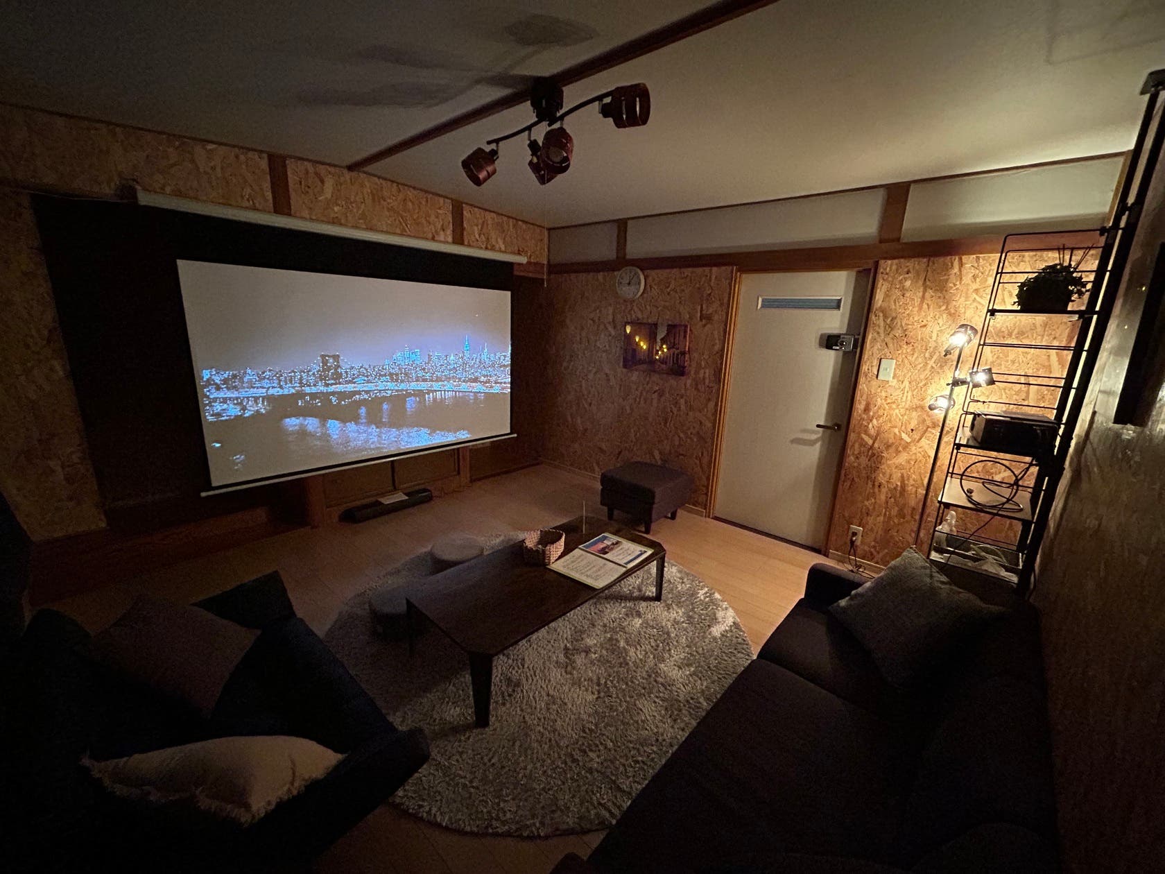 駅2分🎬100インチ上映×くつろぎ空間｜女子会・映画・推し活・たこパに最適！_スペースEの写真4