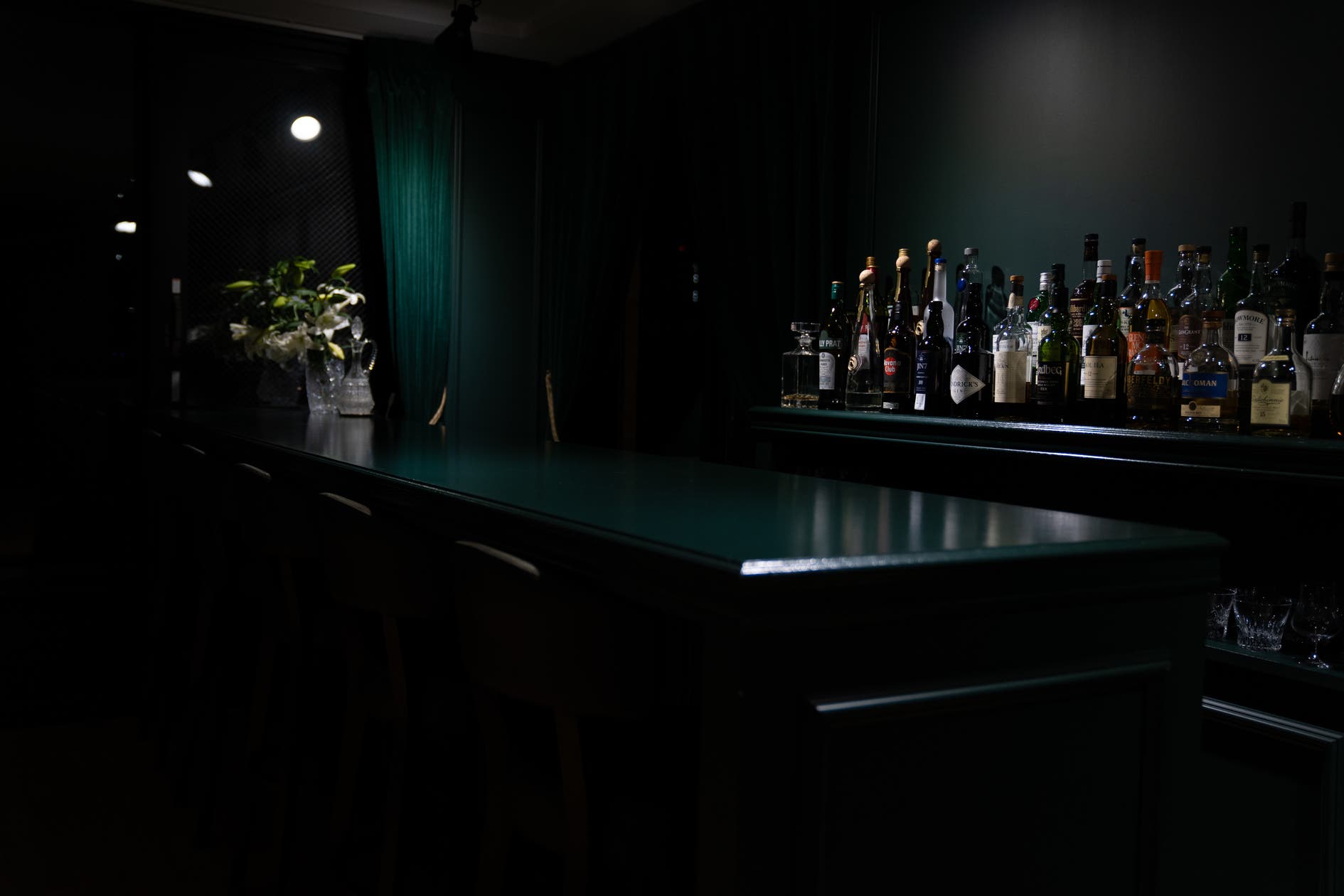 青山一丁目駅から徒歩5分。ハイセンスな南青山のテーラー&バー空間。の写真5