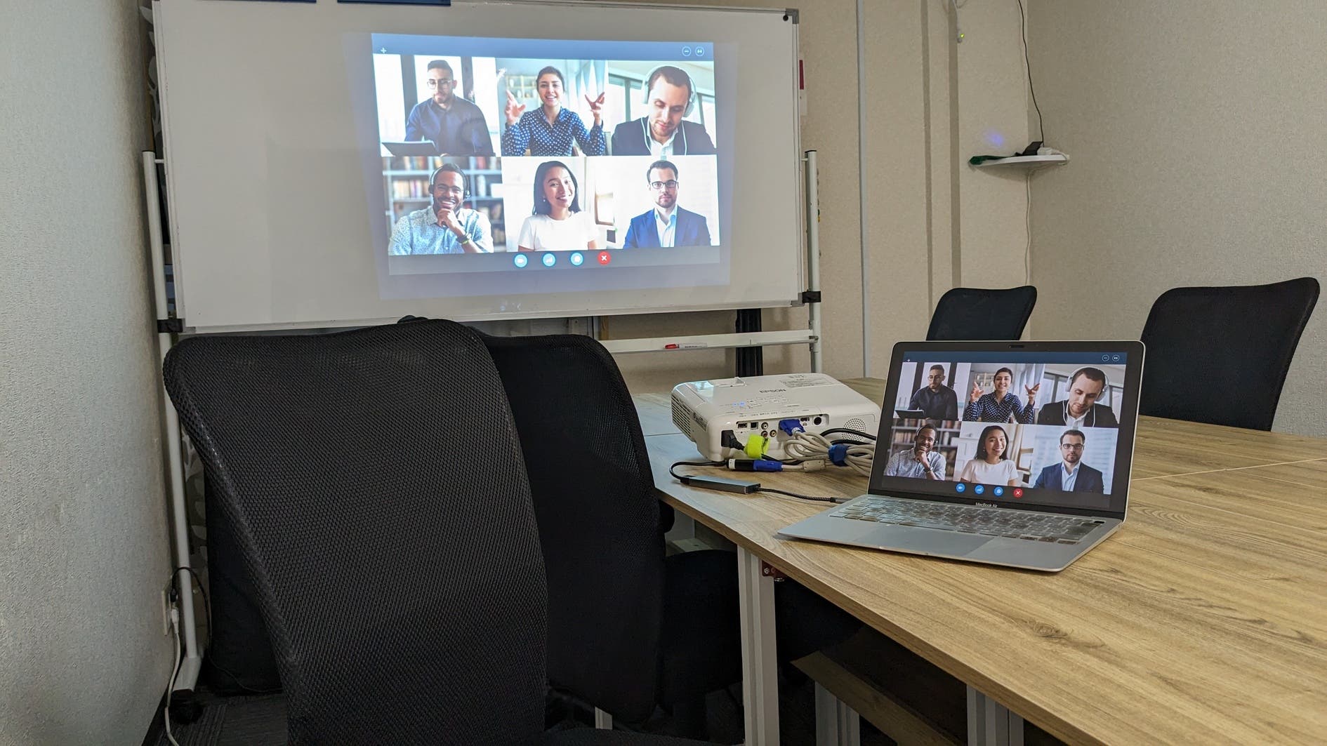 【当日予約は10％OFF】テレワーク利用増加中！電源・WiFi・フリードリンクあり◎広めの完全個室を独り占めできます♪の写真8