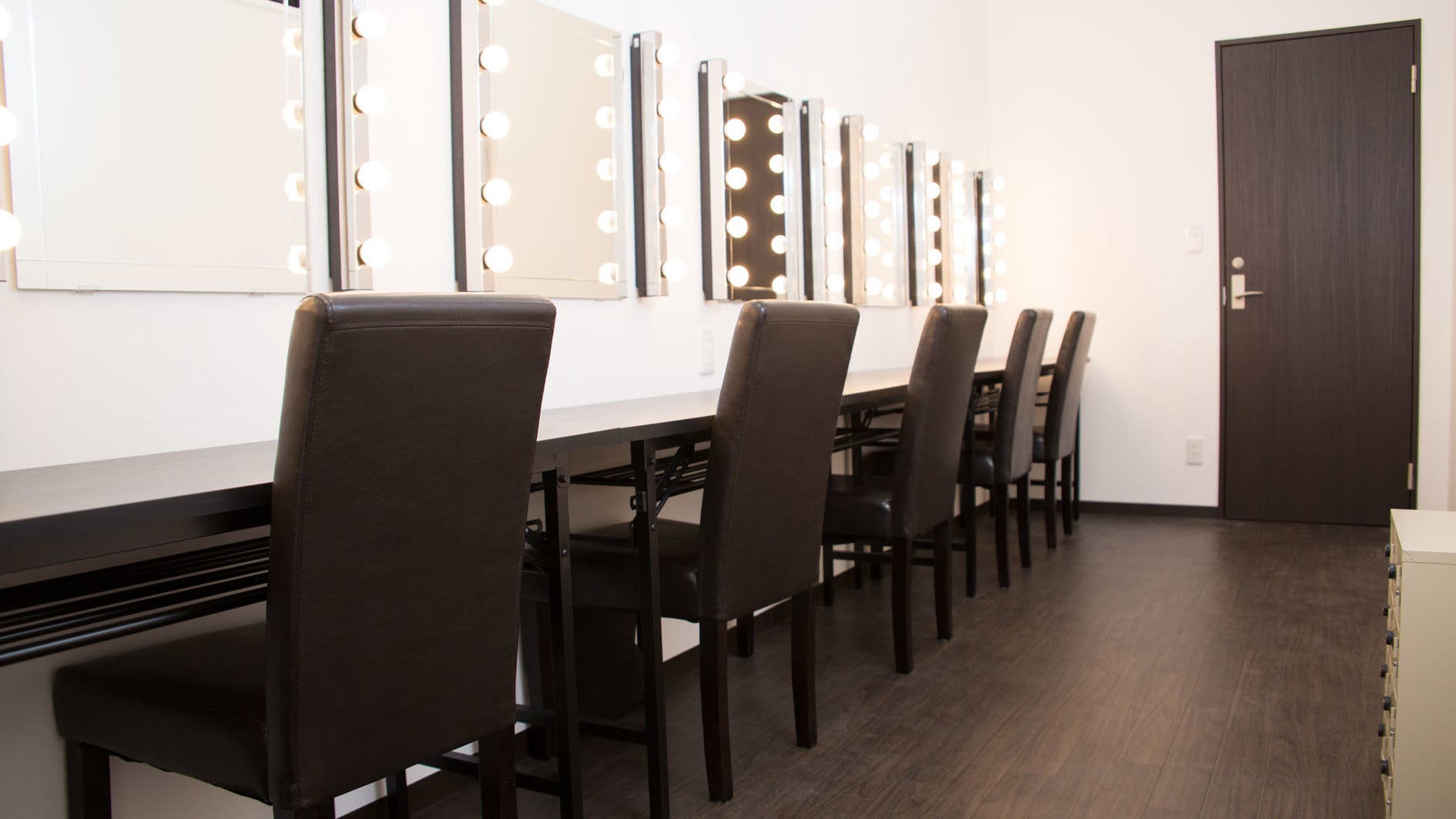 更衣室（控え室）の画像1