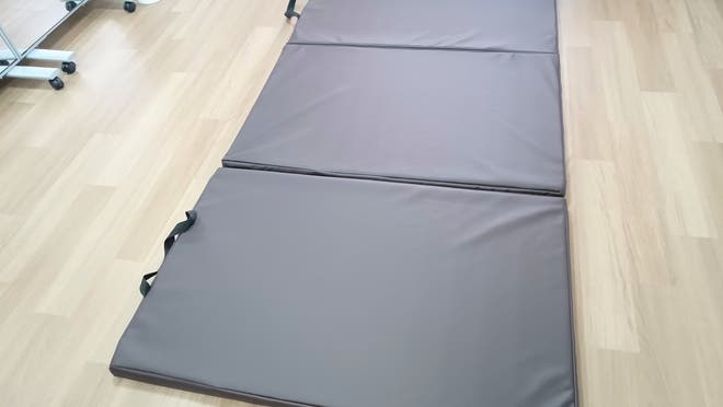 マッサージベッド2台|メイク・サロン講習・練習・同時施術・マッサージ・パーソナルカラー診断の写真7