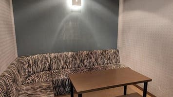 《2~4名用》会議・打ち合わせ用ルーム【サイズS】の写真1