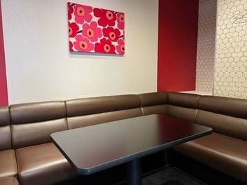 《2~4名用》会議・打ち合わせ用ルーム【サイズS】（禁煙）の写真1