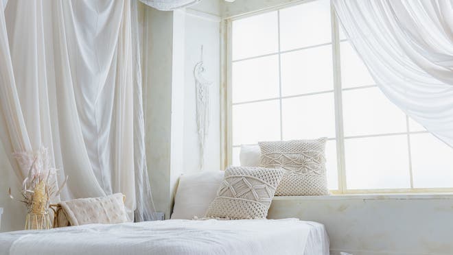 白基調のシンプルなフォトスタジオの写真1