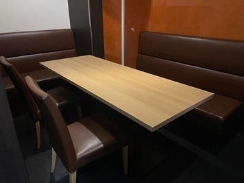 《2~4名用》会議・打ち合わせ用ルーム【サイズS】（禁煙）の写真1