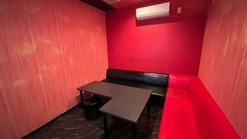 《2~4名用》会議・打ち合わせ用ルーム【サイズS】の写真3