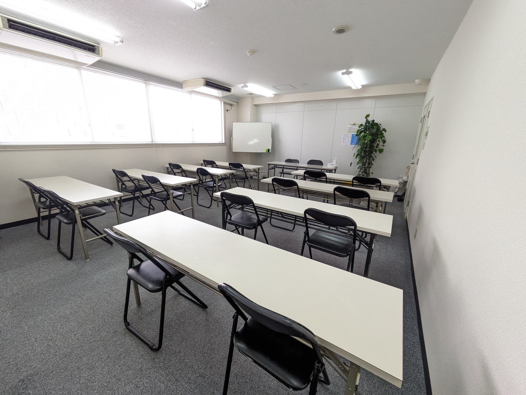 勾当台公園駅徒歩4分 リスズビル【9階9-3会議室】定禅寺通り沿いにある落ち着いた貸し会議室です。の写真4