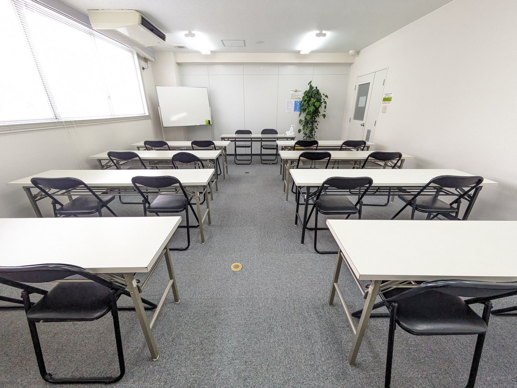 勾当台公園駅徒歩4分 リスズビル【9階9-3会議室】定禅寺通り沿いにある落ち着いた貸し会議室です。の写真2