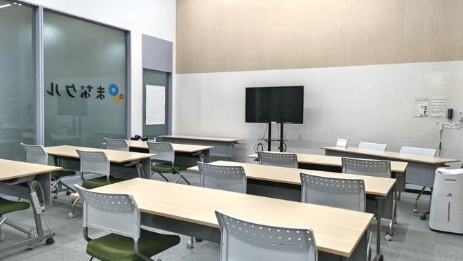 浜松駅直結【まなクル浜松/小研修室~16名まで】徒歩3分アクトタワー6階の写真1