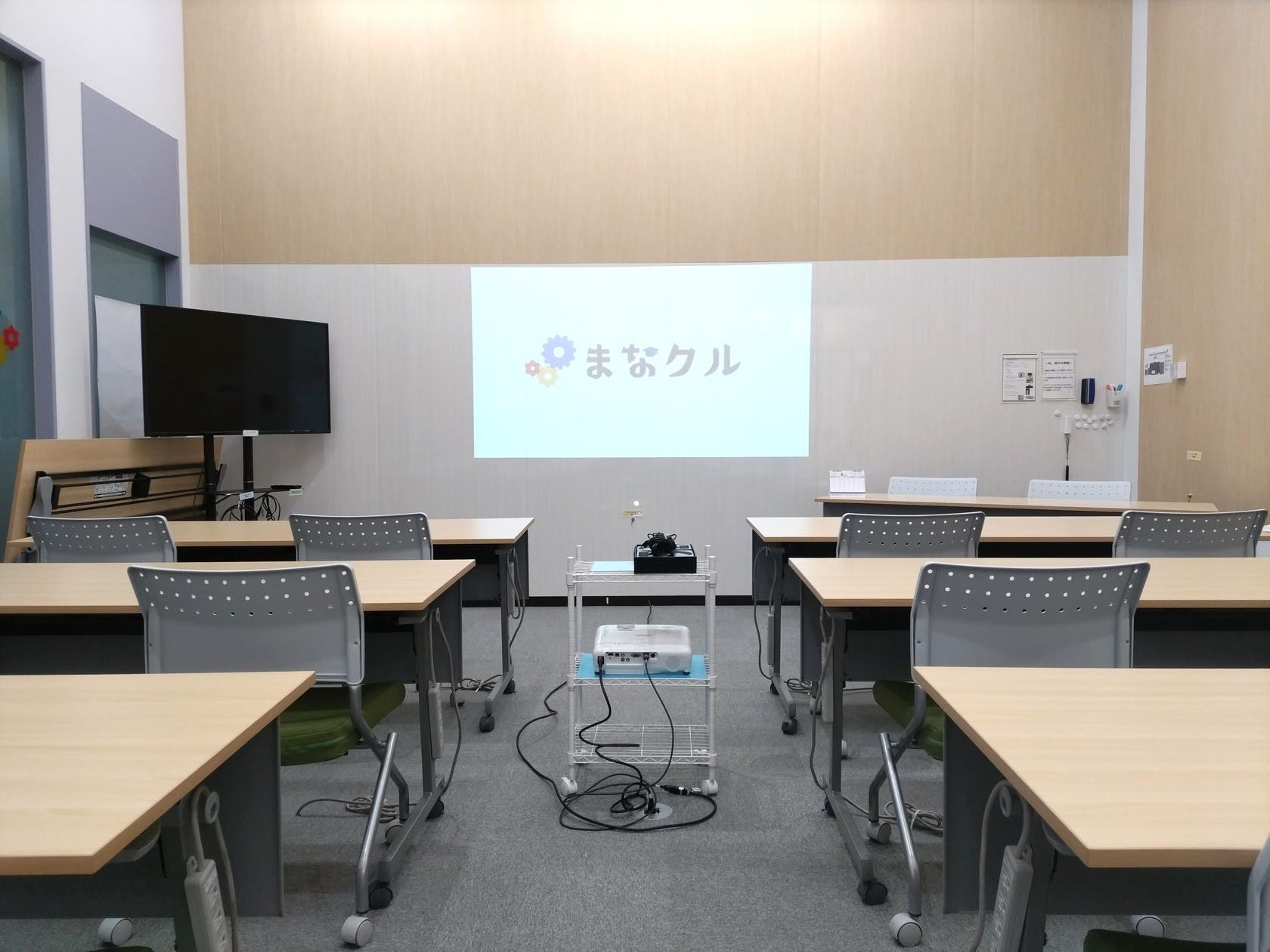 浜松駅直結【まなクル浜松／小研修室～16名まで】徒歩3分アクトタワー6階の写真5