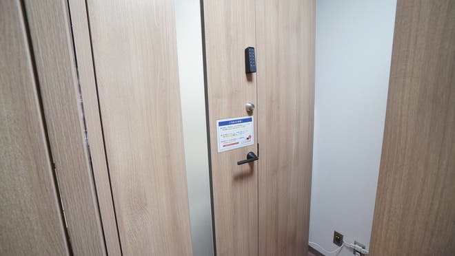 <ビズボ横浜東口No.1>【換気ファン付完全個室】横浜駅東口徒歩4分🚃24H⏰光回線Wi-Fi📶電源🔌テレワーク/ZOOMの写真7