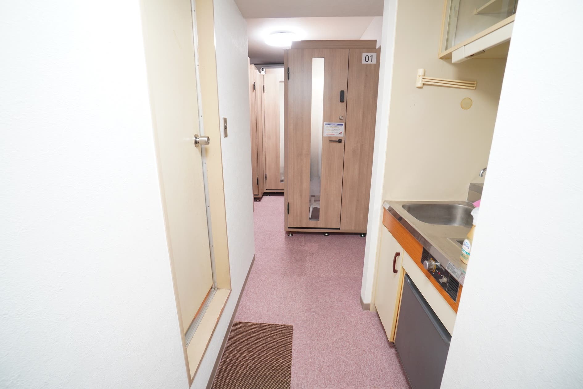 ＜ビズボ横浜東口No.1＞【換気ファン付完全個室】横浜駅東口徒歩4分🚃24H⏰光回線Wi-Fi📶電源🔌テレワーク/ZOOMの写真10