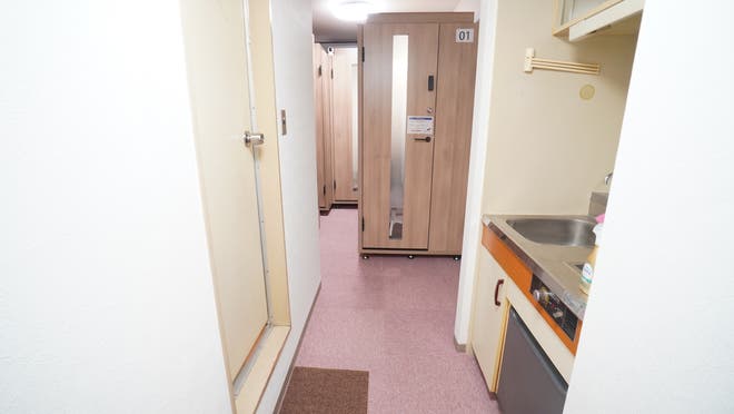 <ビズボ横浜東口No.4>【換気ファン付完全個室】横浜駅東口徒歩4分🚃24H⏰光回線Wi-Fi📶電源🔌テレワーク/ZOOMの写真10