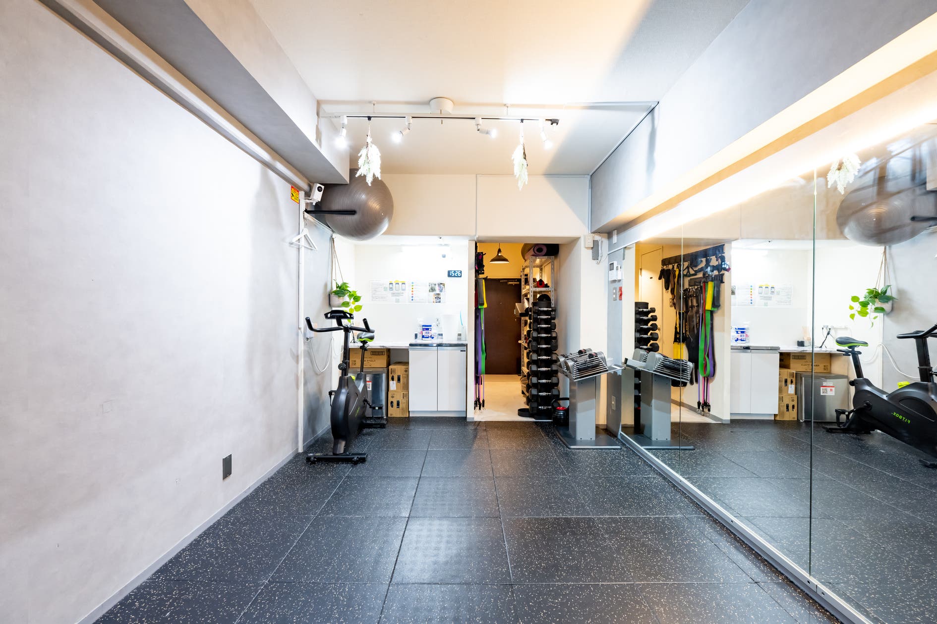 【渋谷駅3分】超駅近🚶｜地域最安🉐｜広々25平米｜高性能設備｜備品数No1👆｜清潔感有✨｜毎日清掃🧹｜大人数可｜レンタルジムの写真5