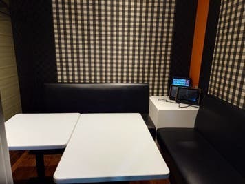 《2~4名用》会議・打ち合わせ用ルーム【サイズS】（加熱式たばこのみ可）の写真2