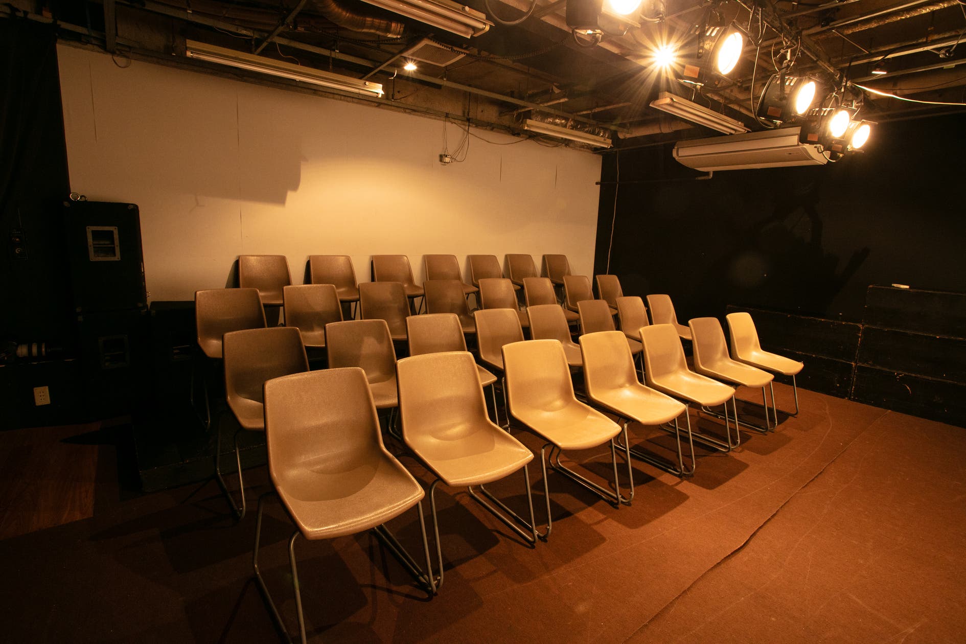 JR&東西線「中野駅」、西武新宿線「沼袋駅」から徒歩圏内の小劇場の写真3