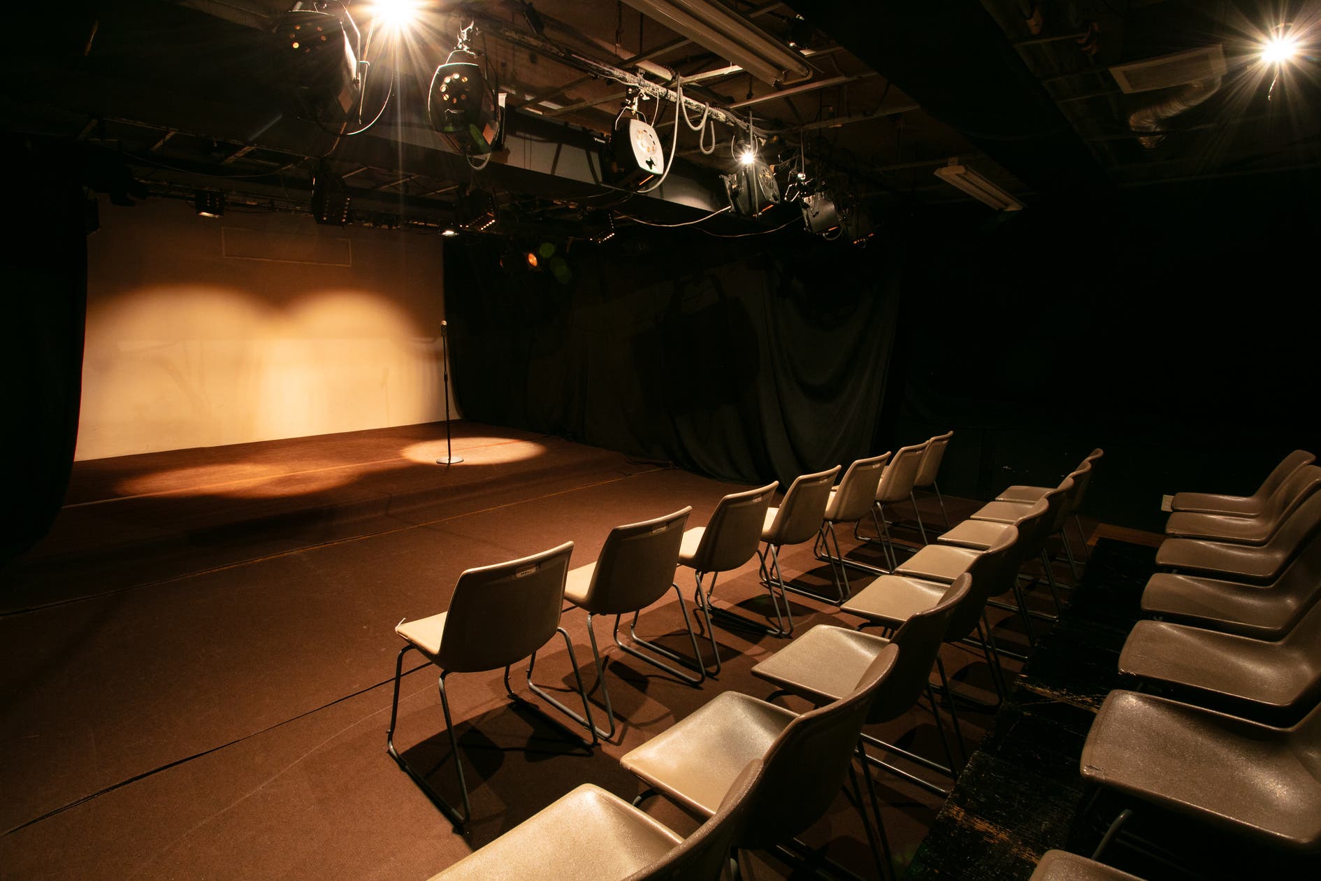 JR&東西線「中野駅」、西武新宿線「沼袋駅」から徒歩圏内の小劇場の写真2