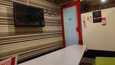 《5~8名用》会議・打ち合わせ用ルーム【サイズM】の写真2